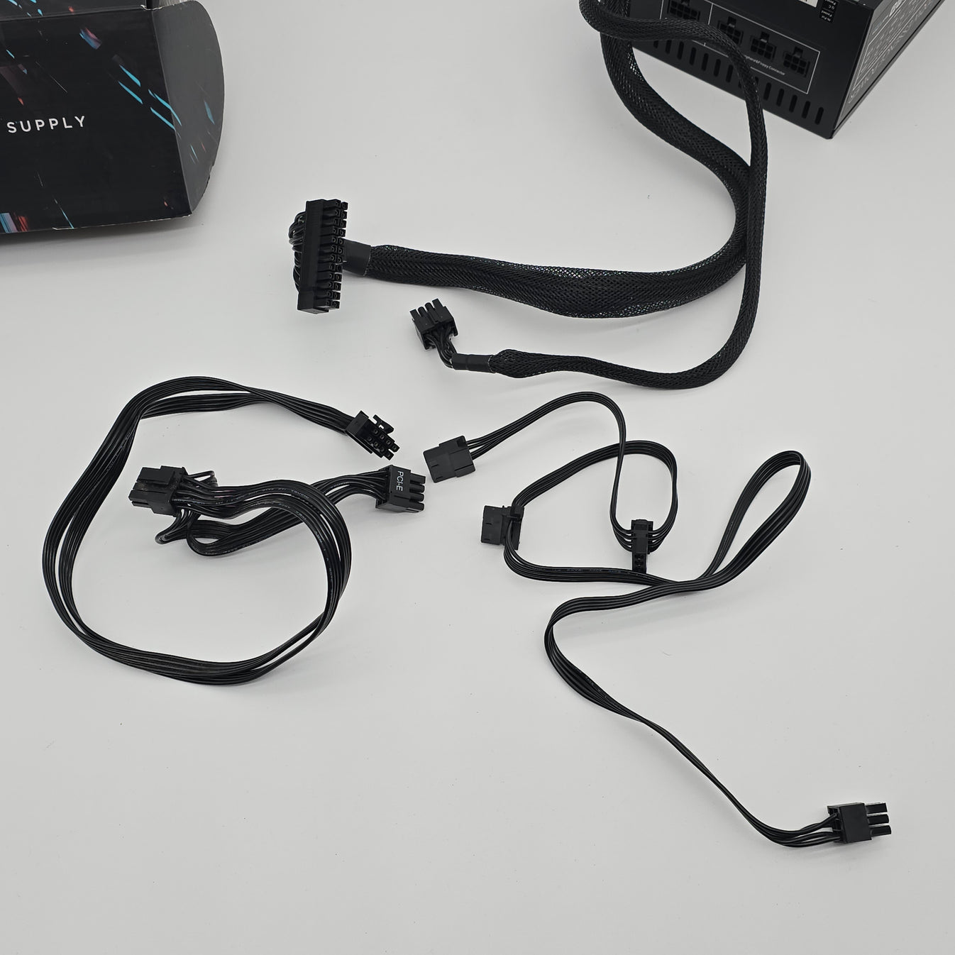 Apevia 700W Essence Gaming PSU Power Supply, Semi Modular – MBPC