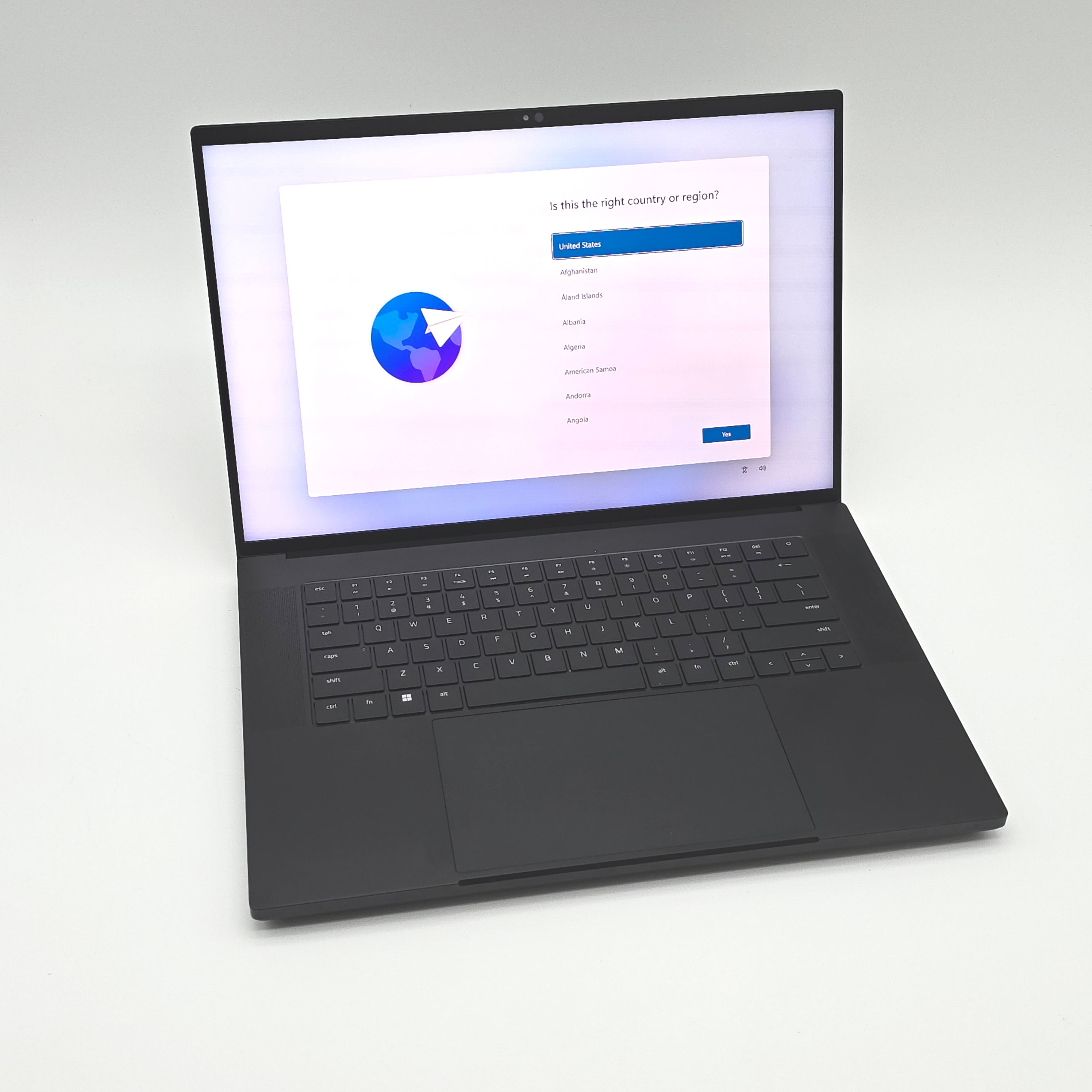Razer Blade 16, NVIDIA RTX 4090, Intel Core i9-13950HX, 120Hz QHD+, 32 ...