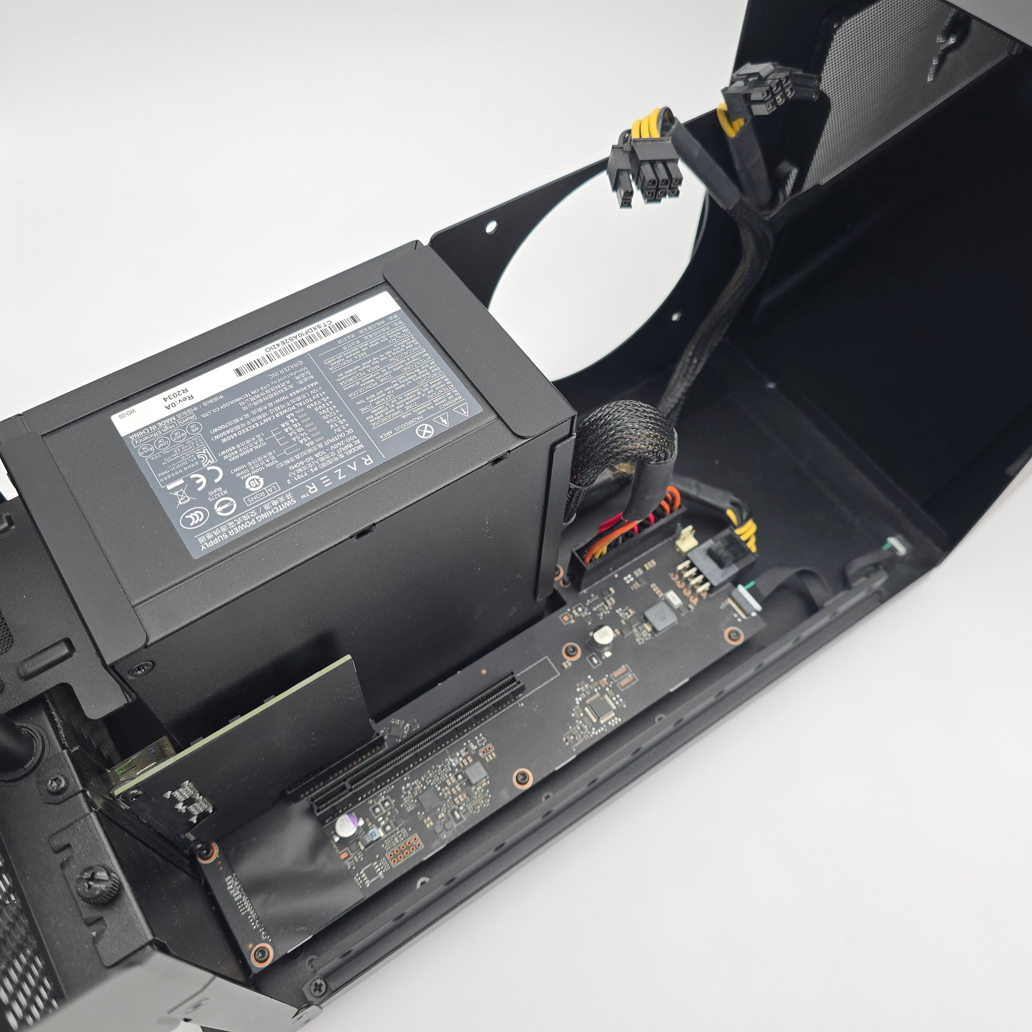 Razer Core X Chroma eGPU, Aluminum External GPU Enclosure w/ Thunderbo ...