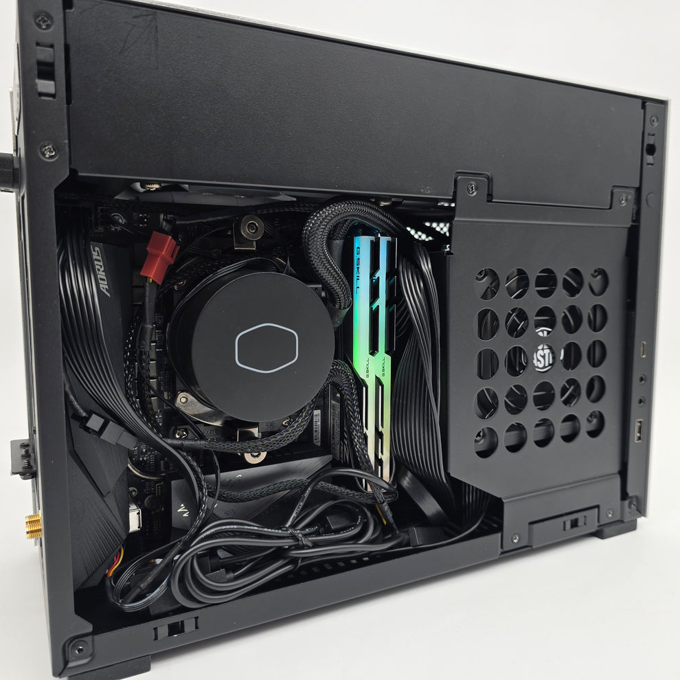 RTX 4070 Super, Ryzen 7 5800X, 32GB RAM, 2TB NVMe, Liquid Cooled ITX G ...