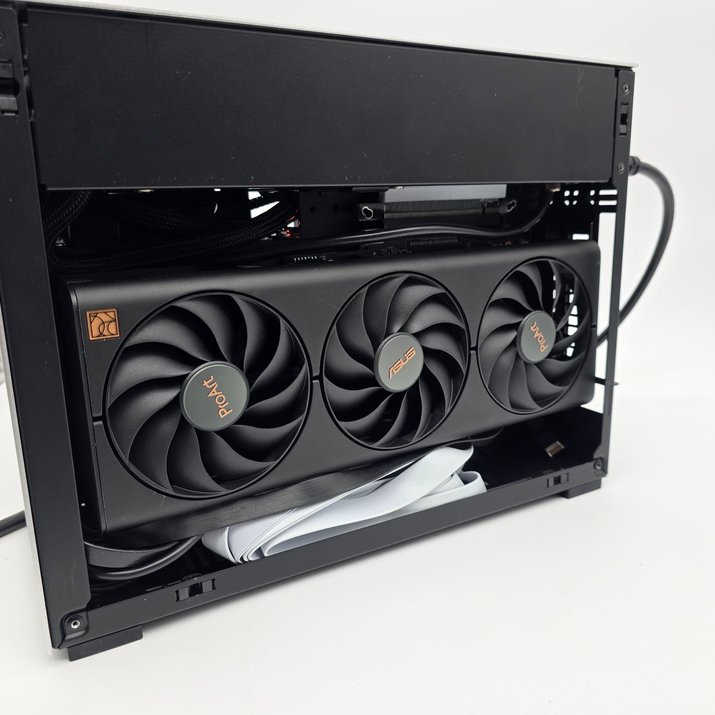RTX 4070 Super, Ryzen 7 5800X, 32GB RAM, 2TB NVMe, Liquid Cooled ITX G ...